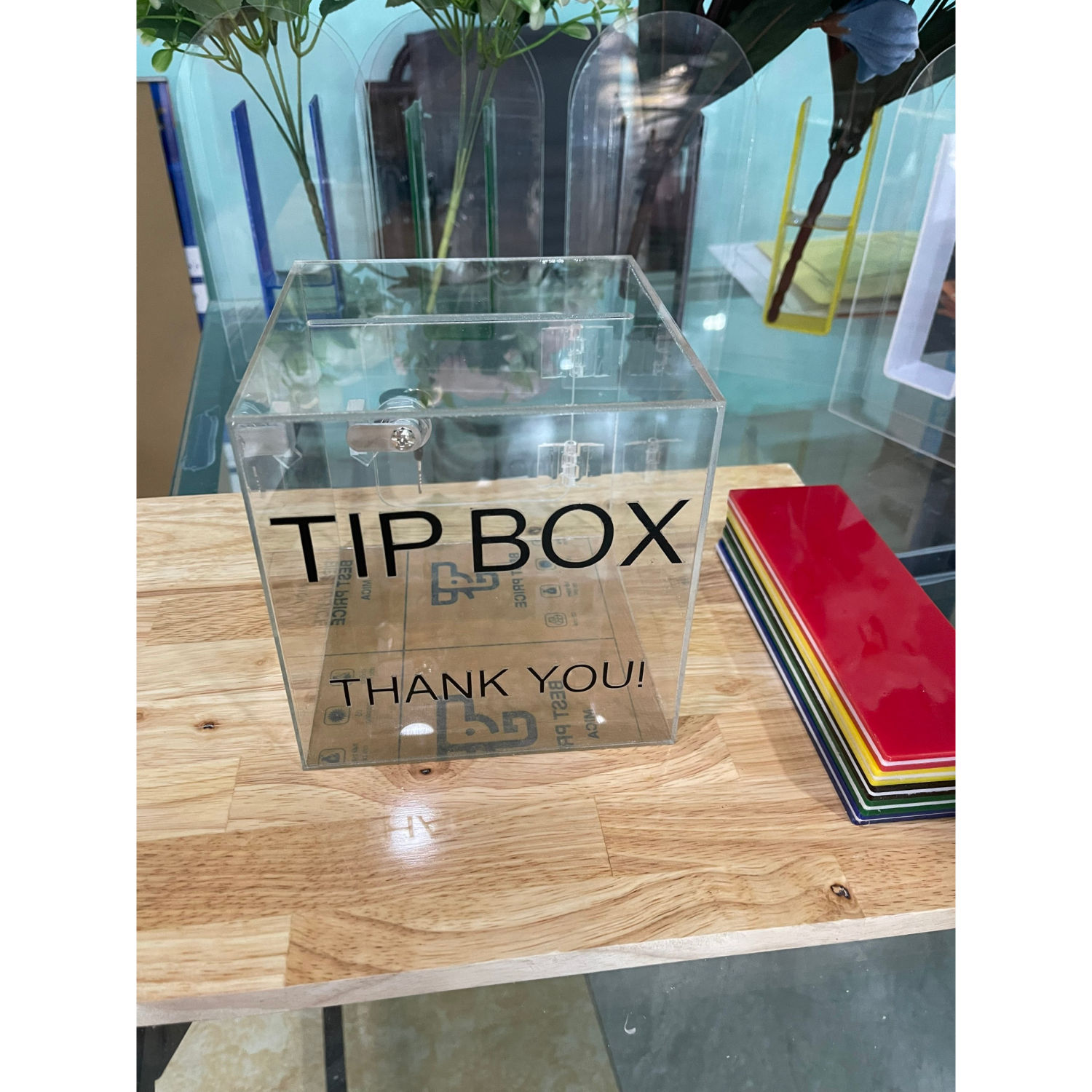Thùng tip box mica, hộp tip box, có ổ khoá, nhiều màu sắc , nhiều kích ...