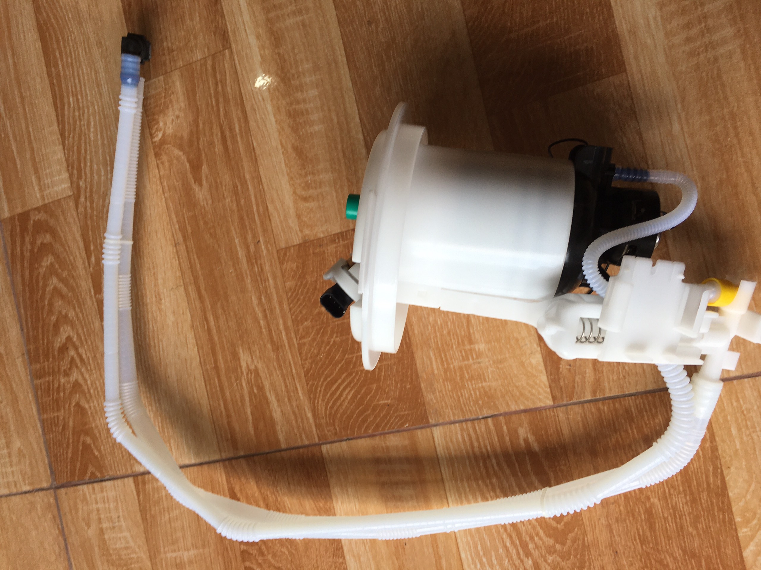 [HCM]Lọc xăng ( lọc nhiên liệu) xe Mercedes Benz C200 C250 C280 C300 ...