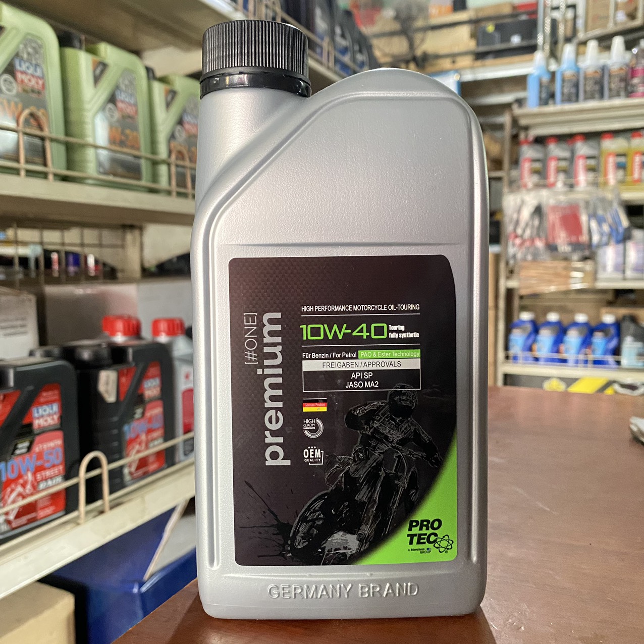 Nhớt tổng hợp cao cấp Bluechem touring 10W40( tặng súc động cơ Bluechem ...