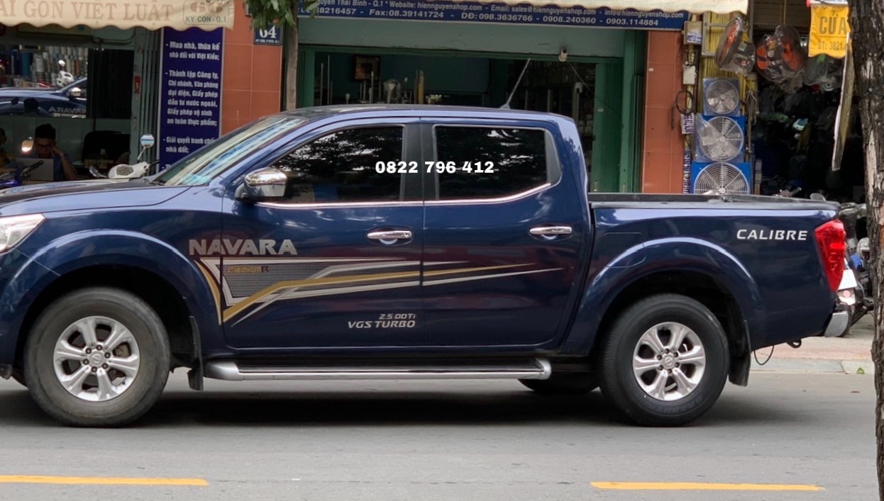 Tem dán sườn xe Navara dành cho xe xanh và đen như hình, tem dán sườn ...