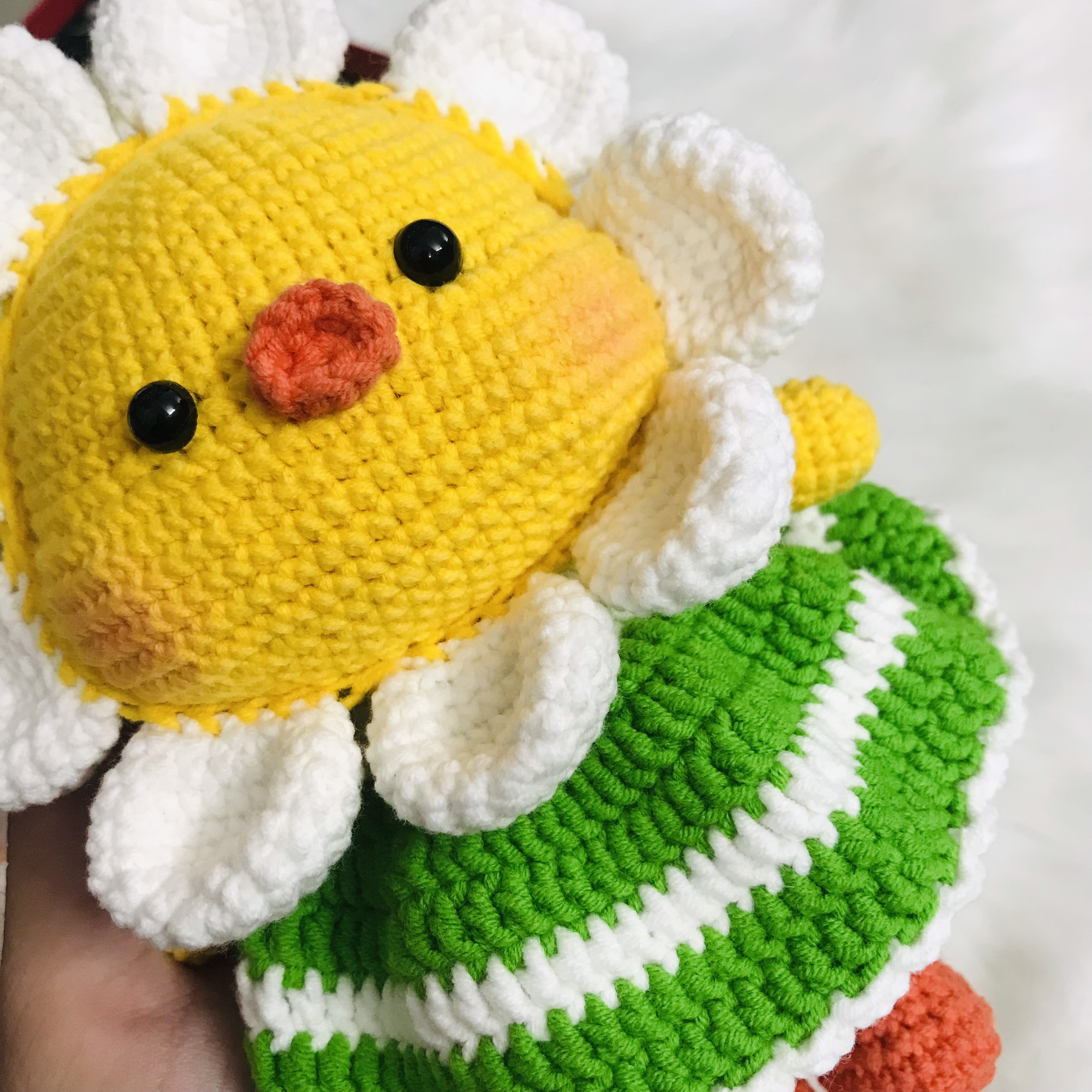 Vịt vàng đáng yêu đầu nở hoa móc len handmade cao cấp - MixASale