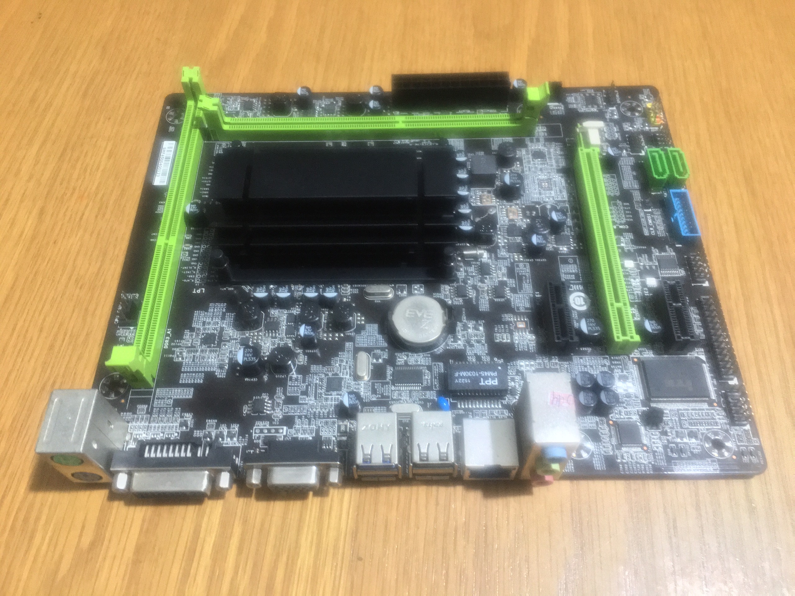 Main MS-N3150 tích hợp CPU N3150 quad core 1.6-2.1GHz Dual channel DDR3 ...