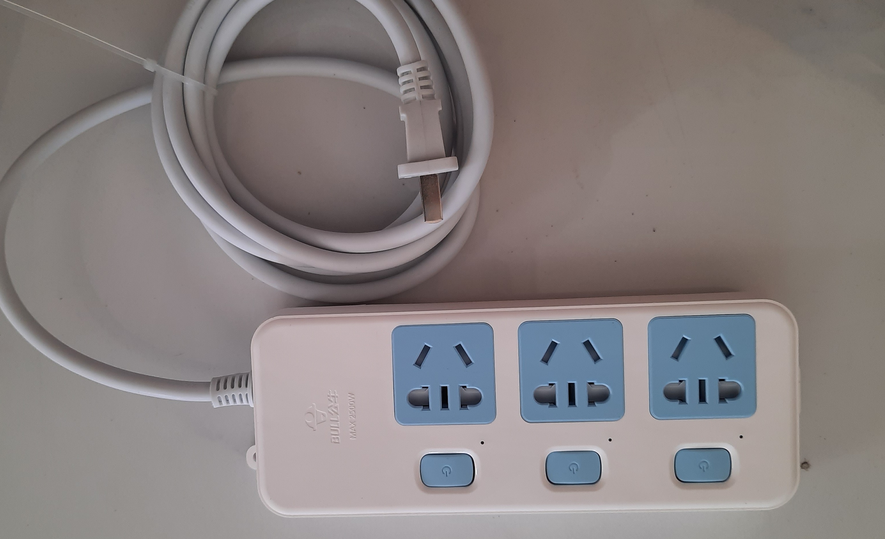 Ổ cắm điện đa năng kéo dài BULL 3 lổ, 3 công tắc, 2m | Lazada.vn