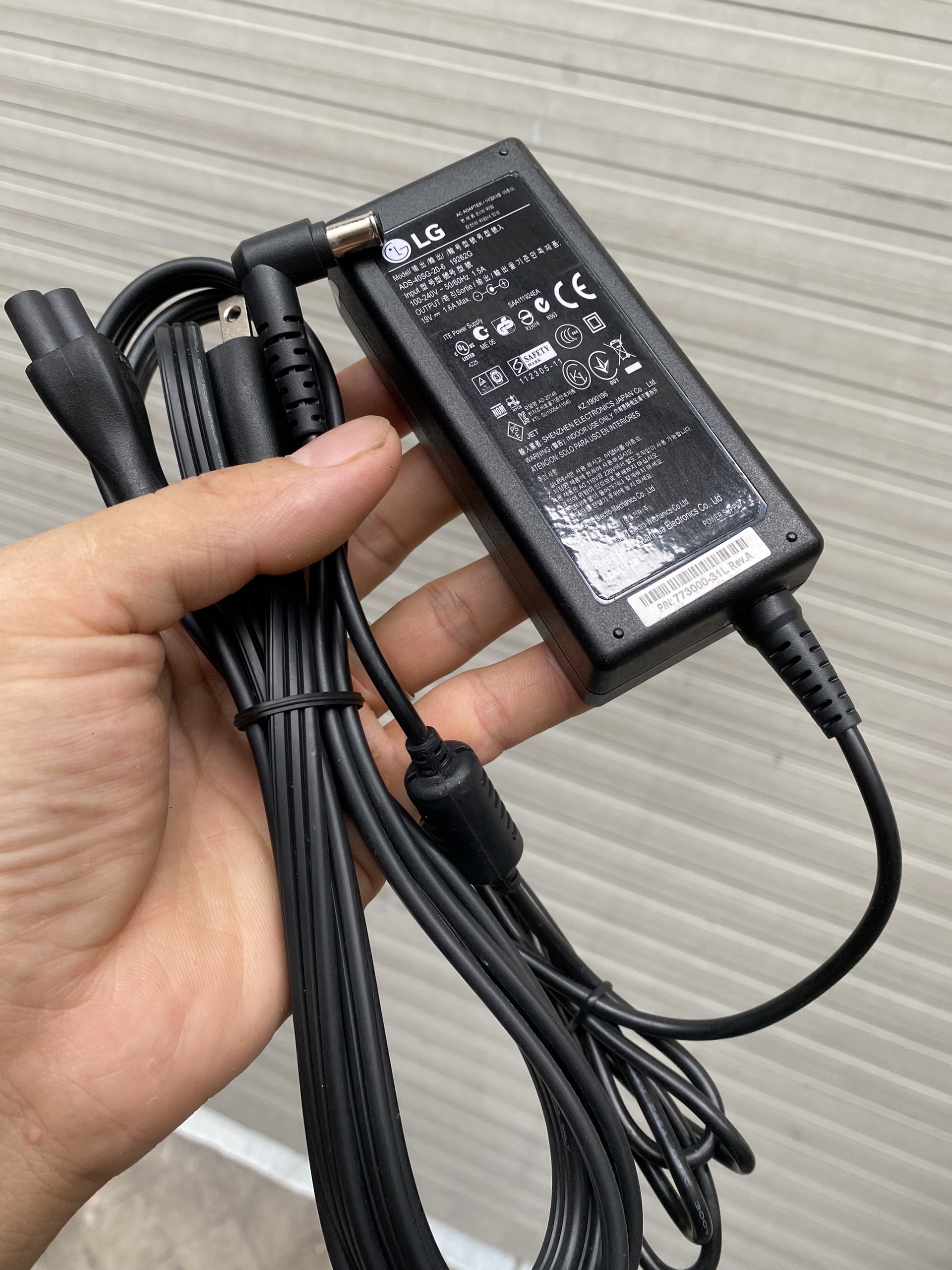 Adapter nguồn LG 19V 1.6A dùng cho màn hình LG 27EA33 | Lazada.vn