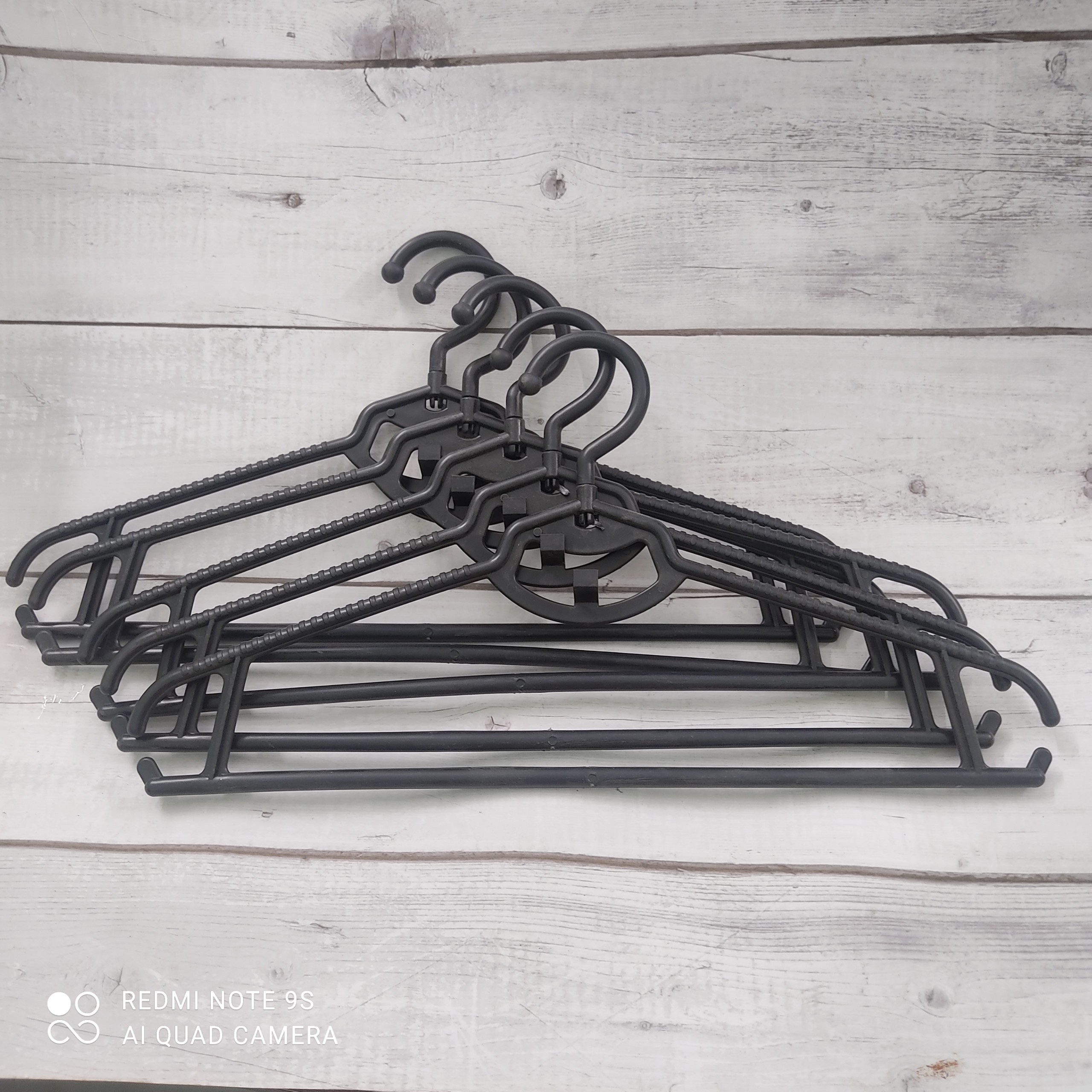 COMBO 10 chiếc Móc treo quần áo nhựa cổ xoay 360 dài 41cm gia đình, shop thời trang giá rẻ 3 màu ...