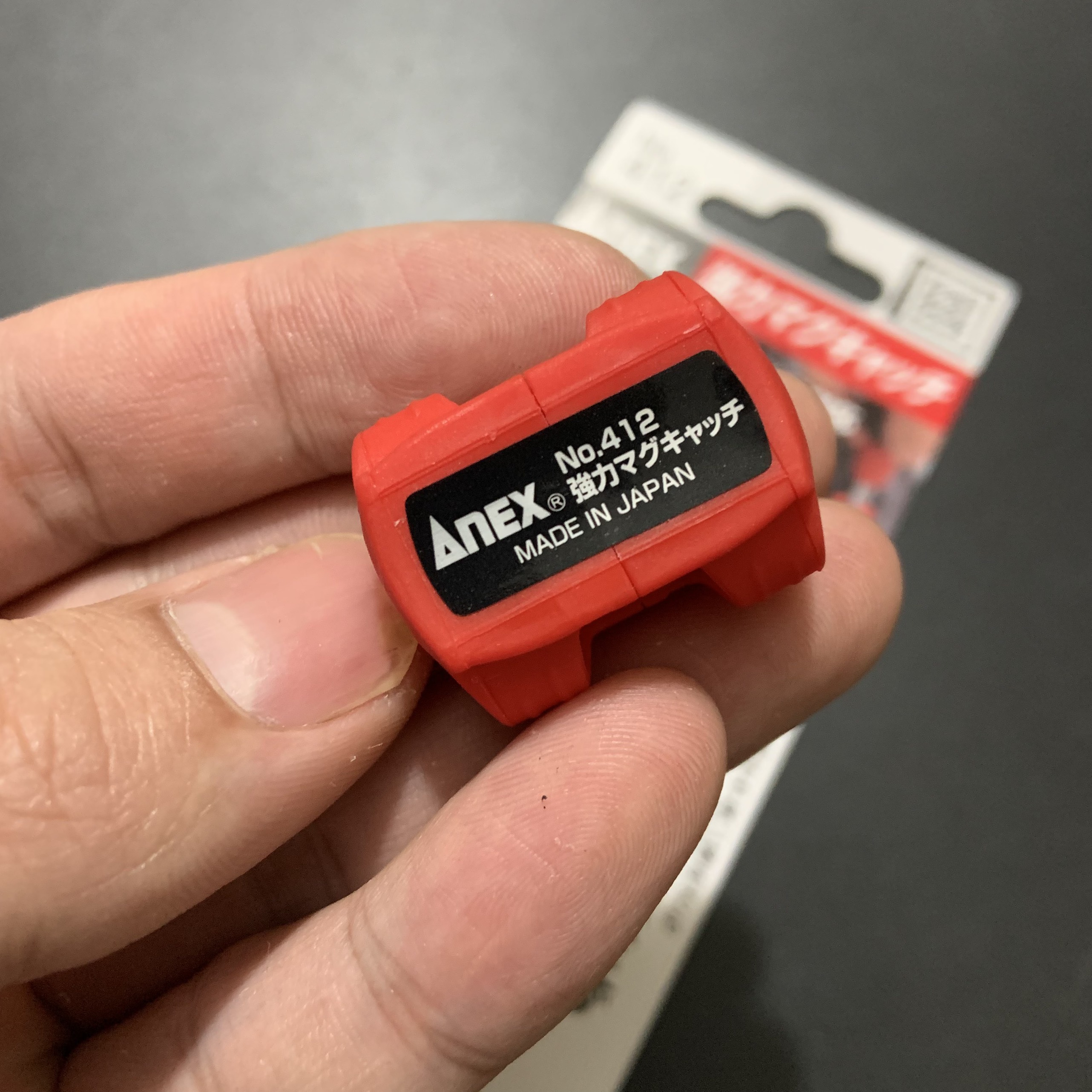 Khi mũi vít hết từ tính chúng ta nên làm gì?