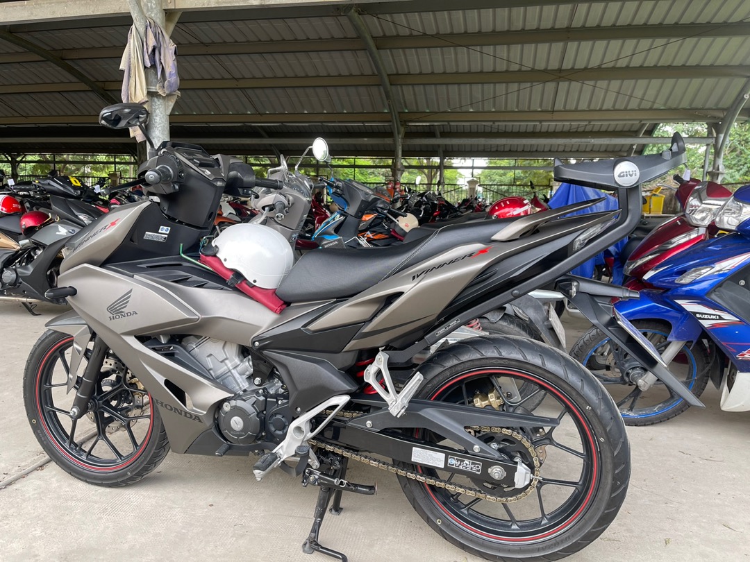 Baga GIVI HRX Winner X V1 V2 V3 GIVI Mẫu mới HRX Có Đèn Chịu Lực Cao ...