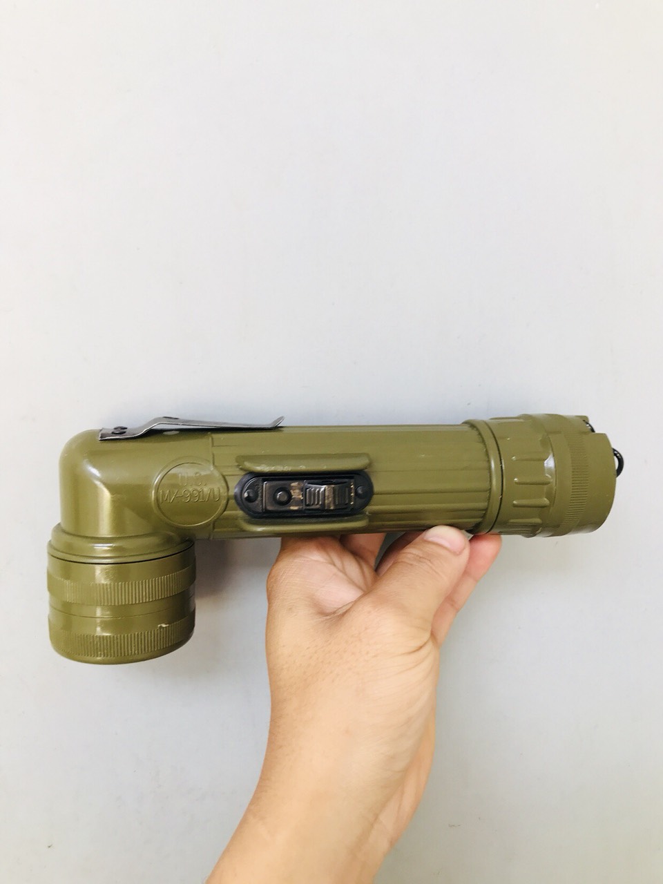 [HCM]Đèn pin cong đèn pin Mỹ xưa đèn pin lính | Lazada.vn
