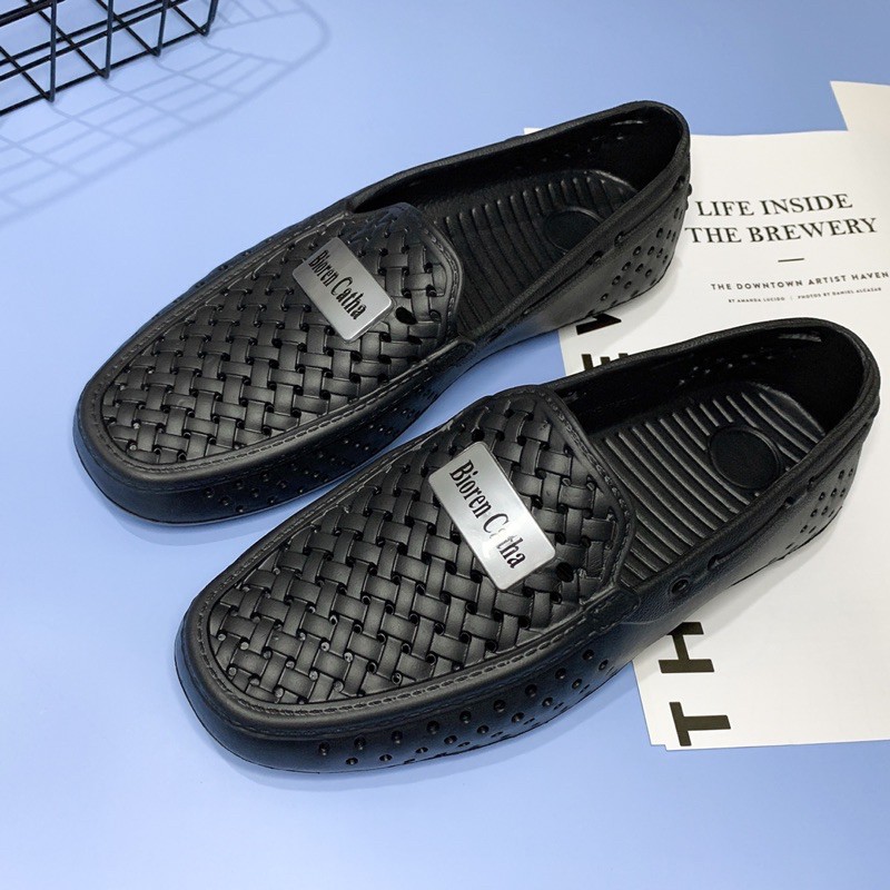 [HCM]Giày siêu nhẹ lỗ nam đi mưa BIOREN CATHA màu đen - GL010 | Lazada.vn