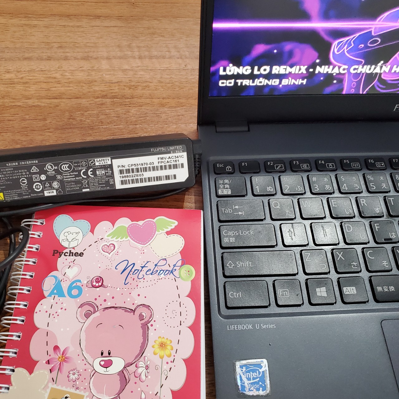 Laptop giá rẻ nhẹ nhất thế giới FUJITSU U938T made in japan (700gr ...