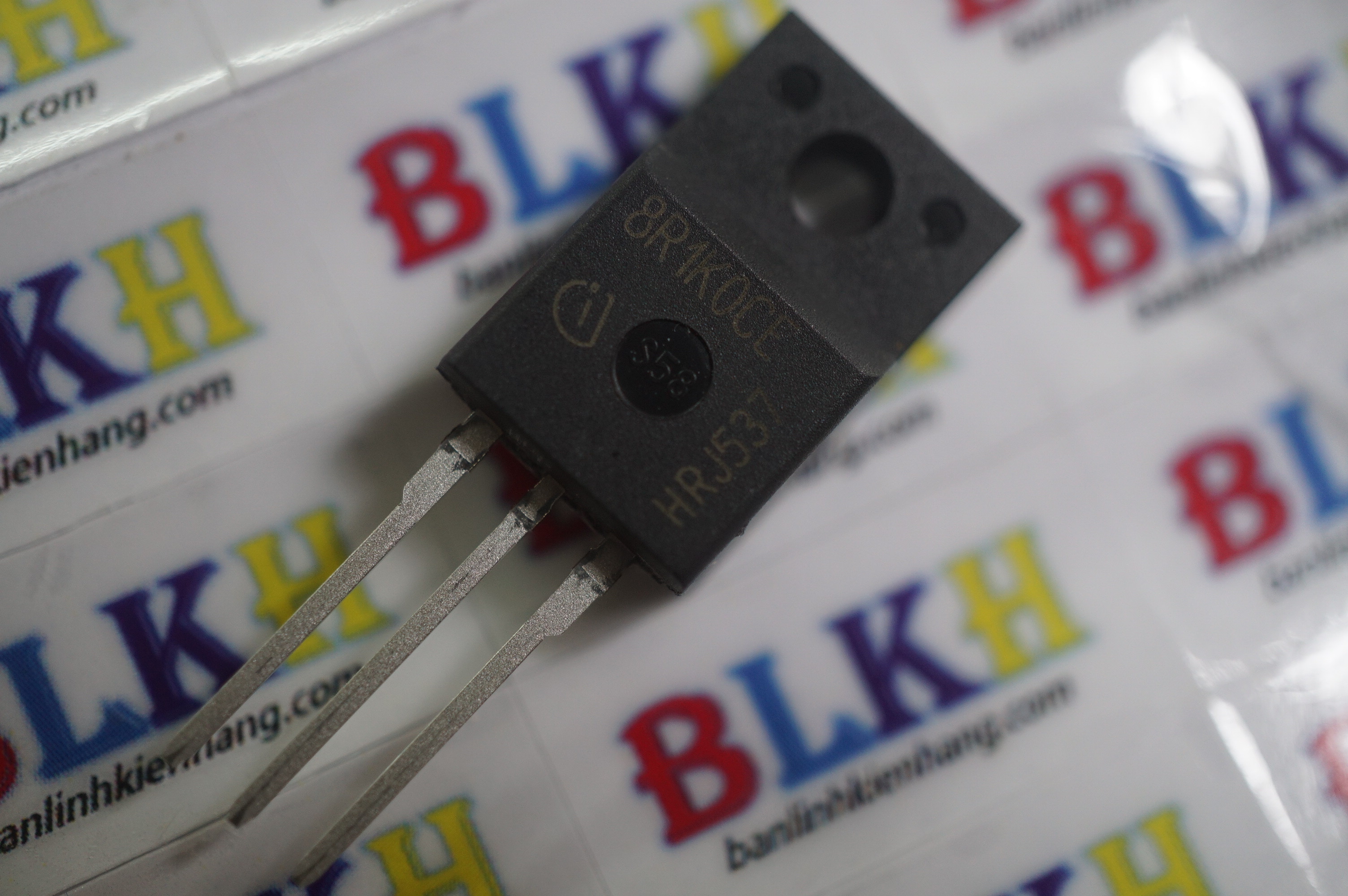 IC Mosfet kênh N IPA80R1K0CE 8R1K0CE 8R1LOCE 800V 18A TO-220F chính ...