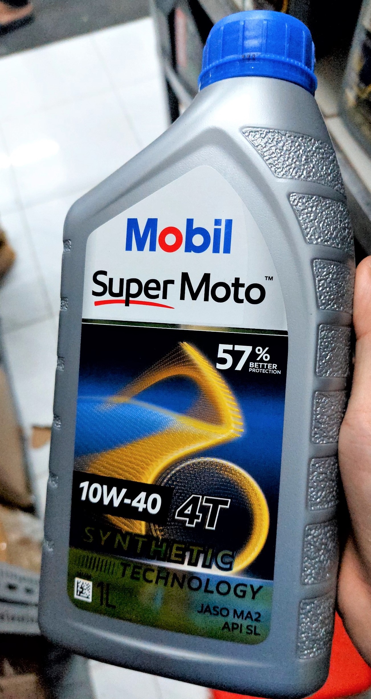 Dầu nhớt Mobil Super Friction Fighter 10W40 4L - MixASale