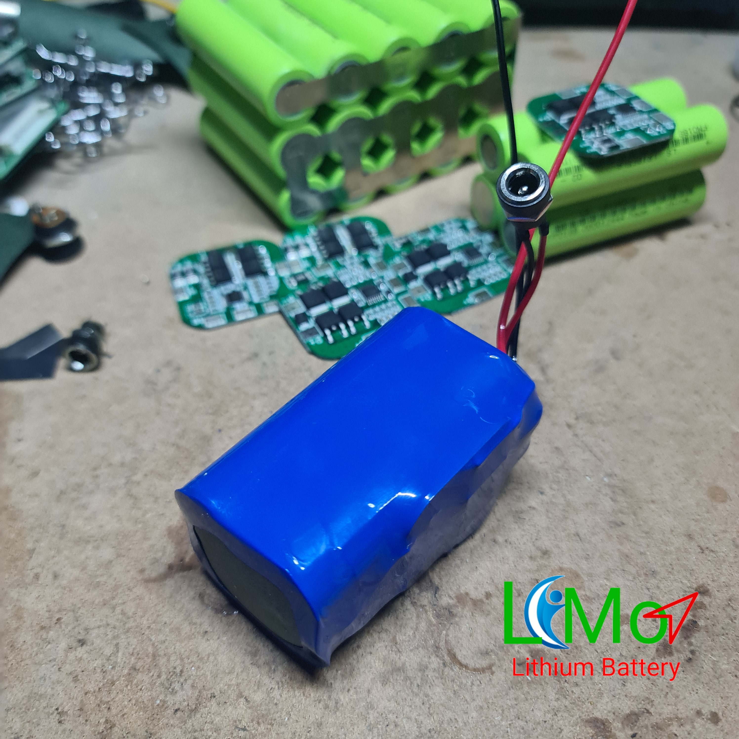 KHỐI PIN 4S. Khối pin Lithium 4S (14,4v cạn - 16,8v đầy). Được đóng từ ...
