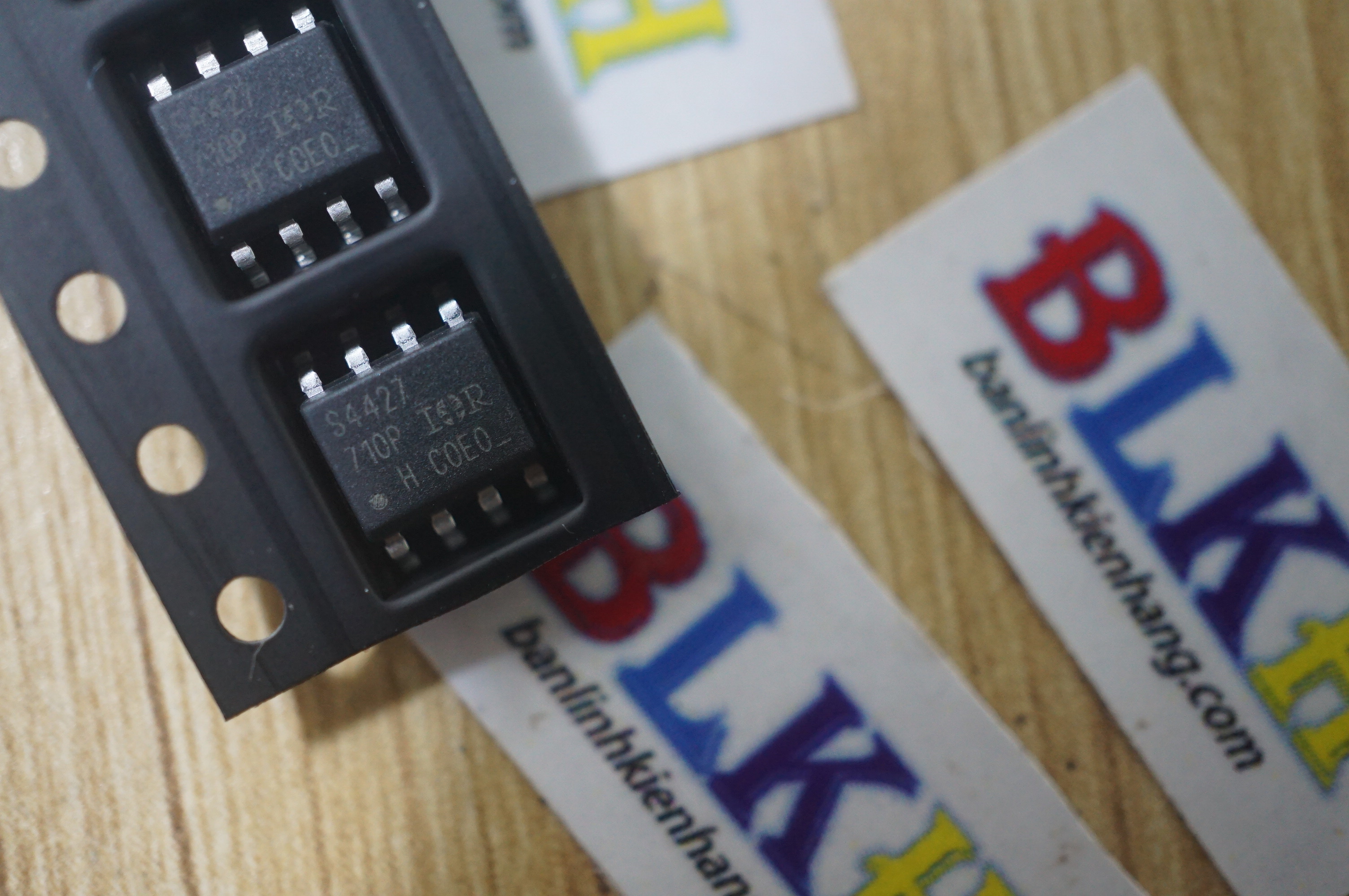 2 IC phát xung - Mosfet Driver IRS4427 S4427 4427 SOP-8 chính hãng IR ...